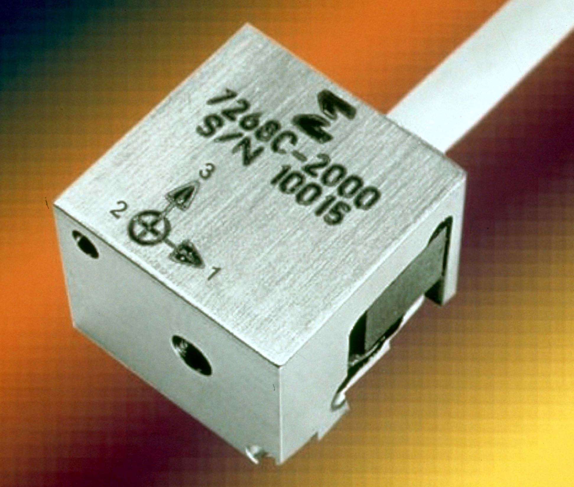 Miniature Model 7268c Piezoresistive Accelerometer Designed For Crash And Flutter T
