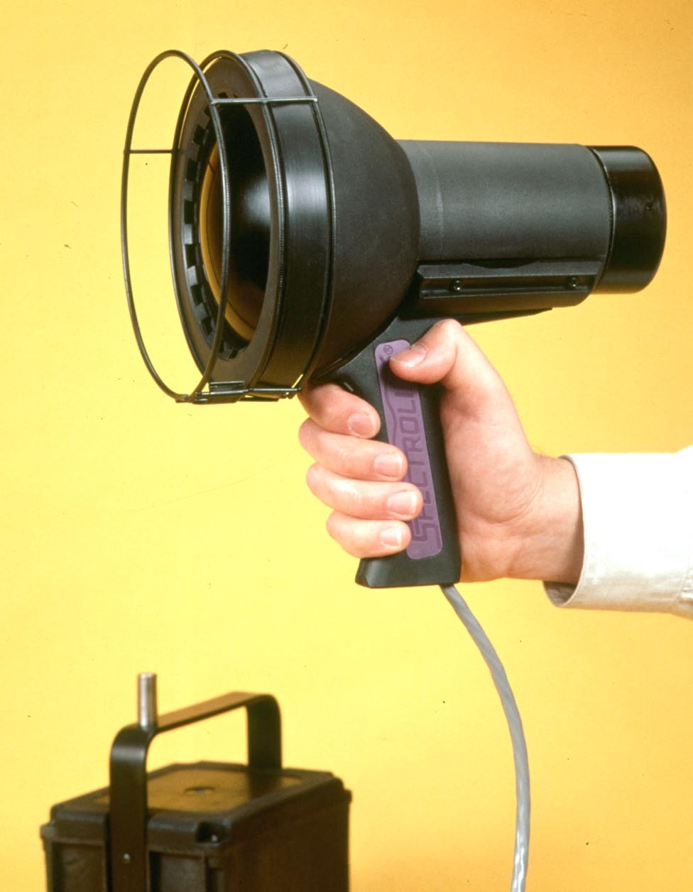 User-Friendly UV Inspection Lamp Is Very Cool!